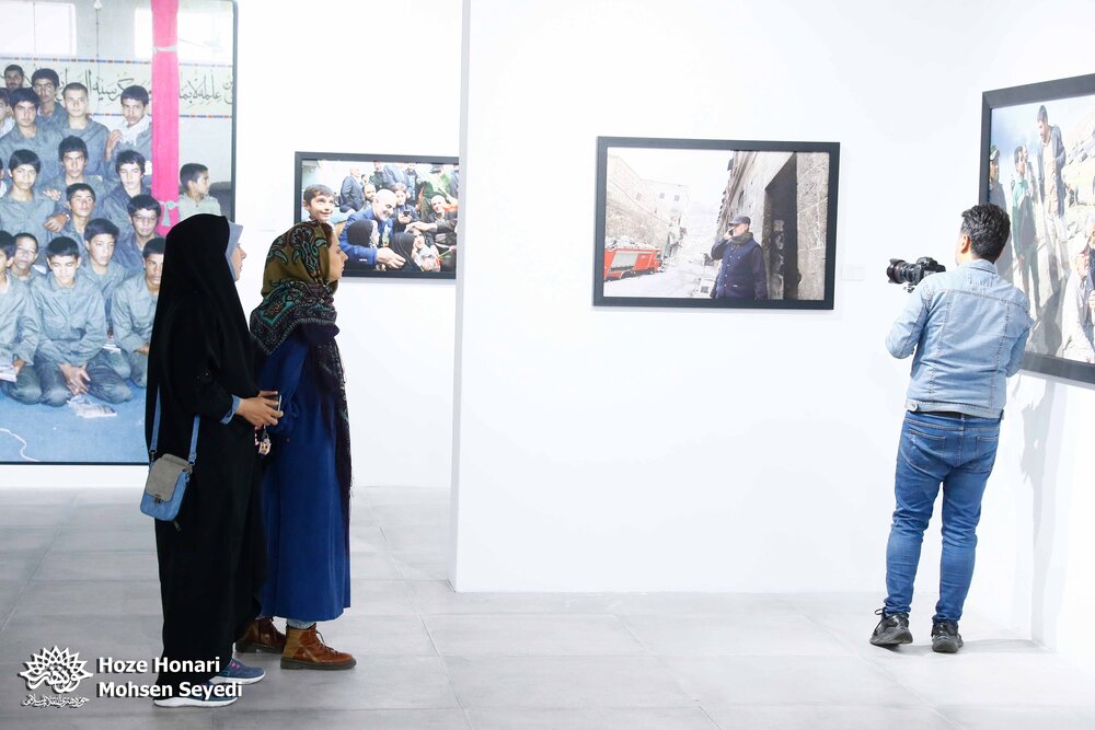 حوزه هنری 📷 نمایشگاه عکسهای کمتر دیده شده سرباز قاسم سلیمانی